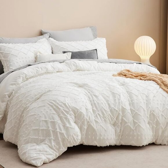 Bedsure | Bedding | Nwot Bedsure Queen Comforter Set Ivory Comforter ...